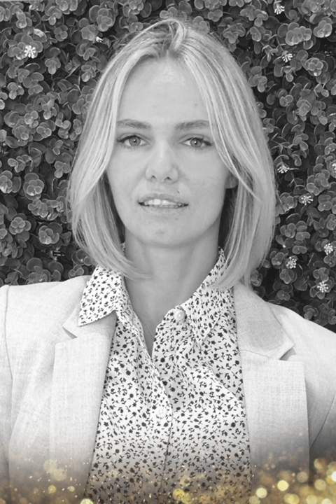 MEET OUR TRAINERS – KASIA BARAN • Elleebana USA OFFICIAL®